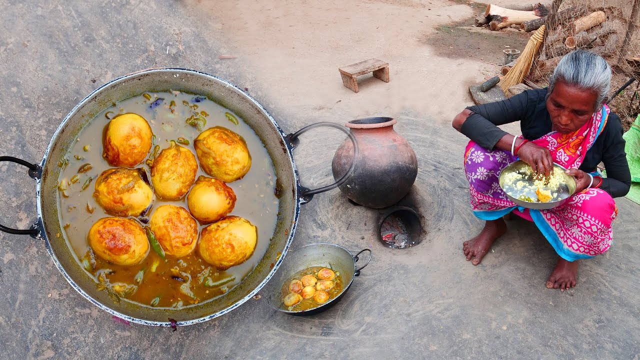 How Tribe grandmother cooking delicious egg curry for her lunch ...